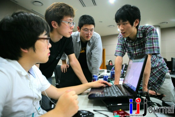 KAIST-POSTECH "우리나라 과학 선도할 학교는?“